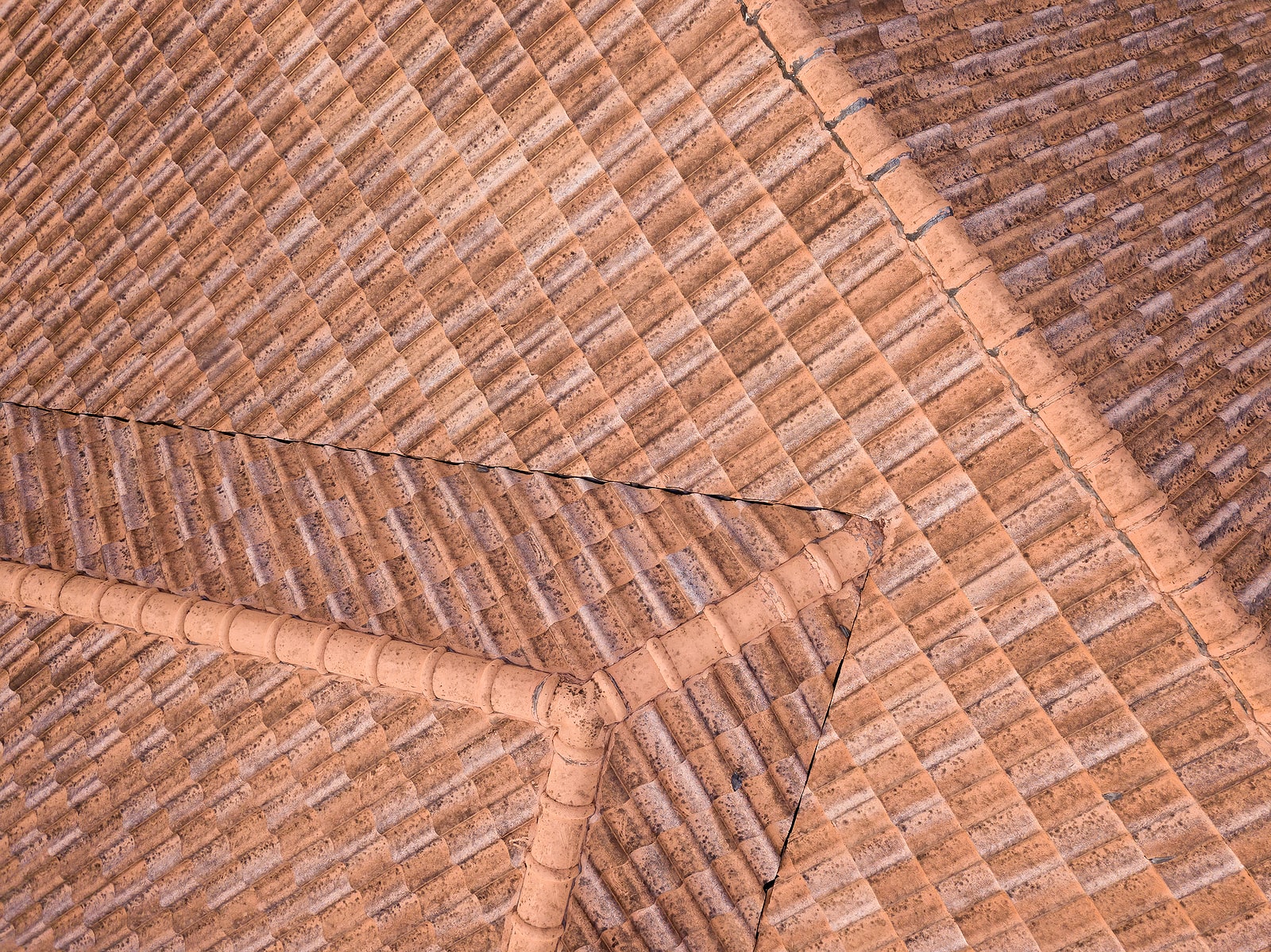 The Drawbacks of Tile Roof Systems in Arizona